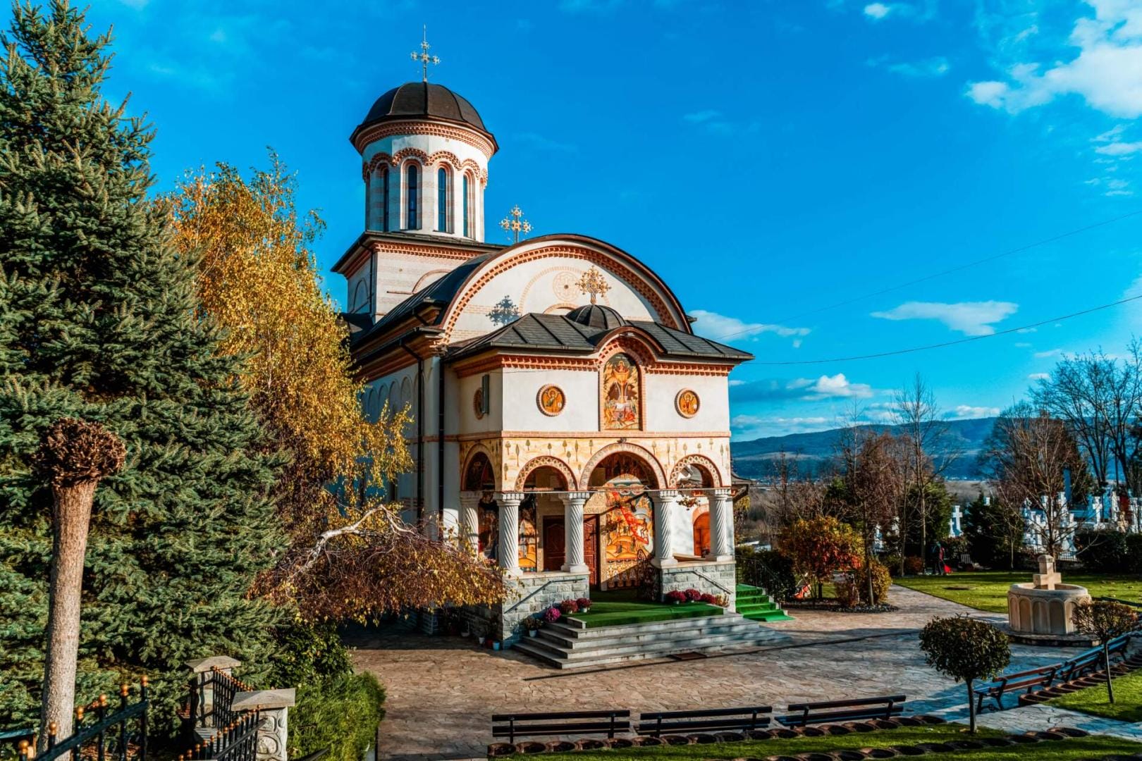 Schitul Troianu - Hai La Vâlcea